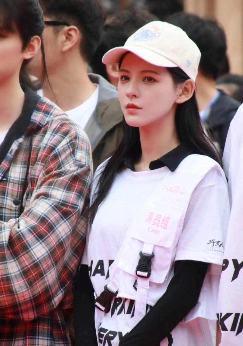 "Douluo Continent2" starts Reuters, Zhang Yuxi wears a purple dress with rabbit ears, just like ...