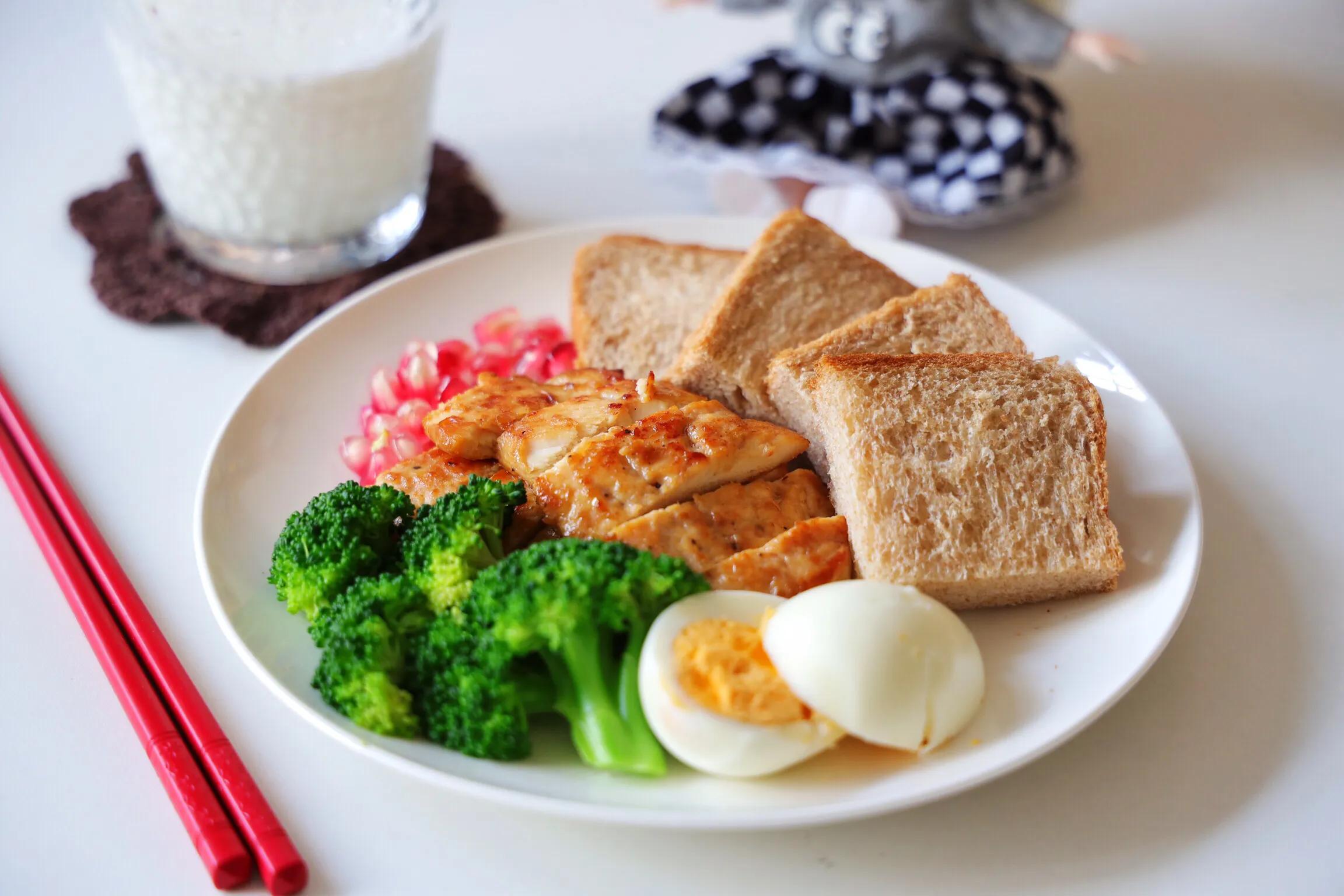 The child's first breakfast at school, breakfast prepared in advance ...