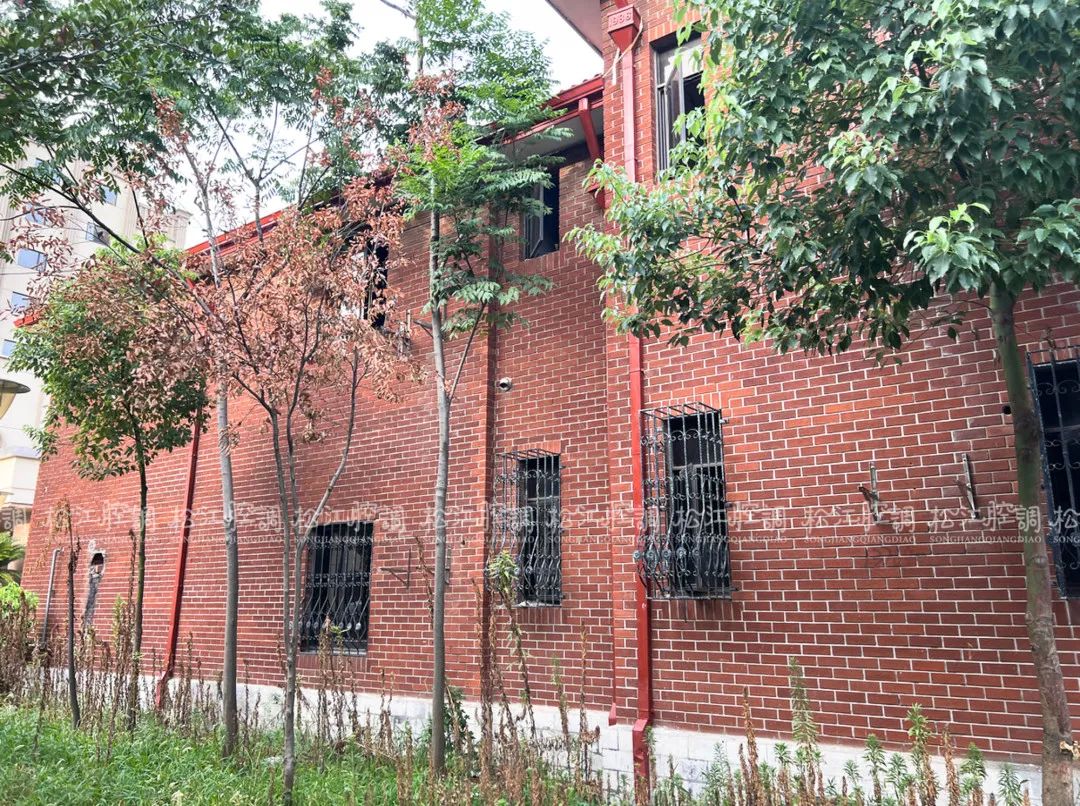 There is also a "Little Red House" in Songjiang, have you heard of it ...
