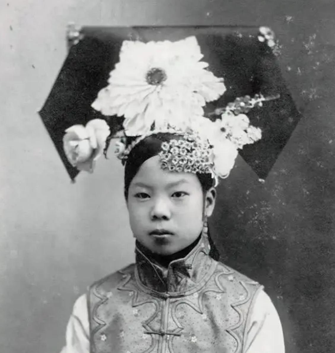 Ordinary farmers married "Puyi's wife" and sighed in their later years ...