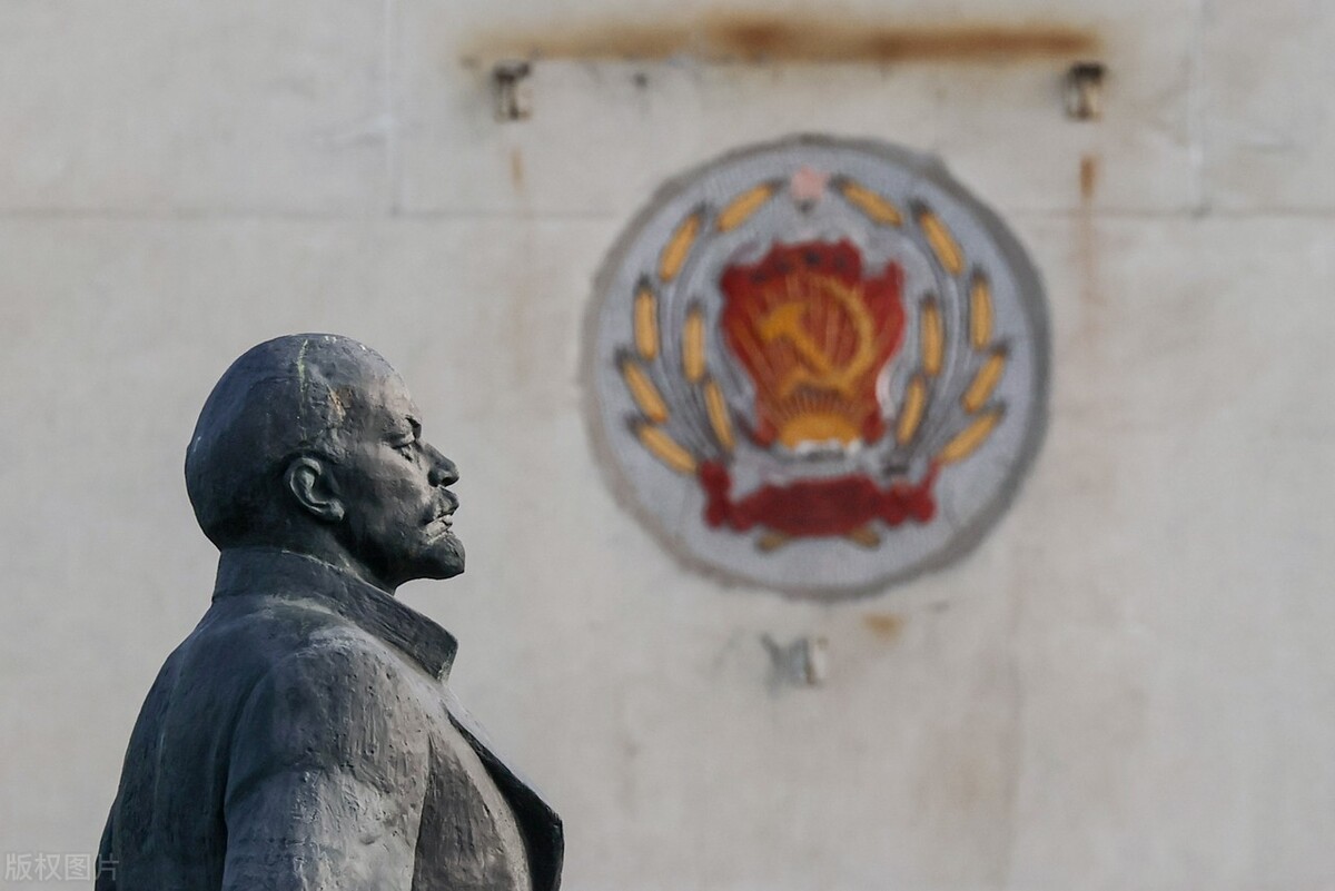 Lenin passed away for nearly a hundred years, and millions of embalming ...