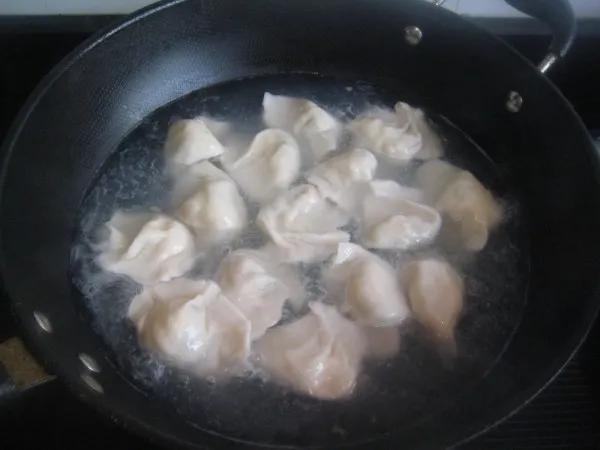 Boil dumplings, "cold water" or "boiled"?Keep in mind 3 tricks ...
