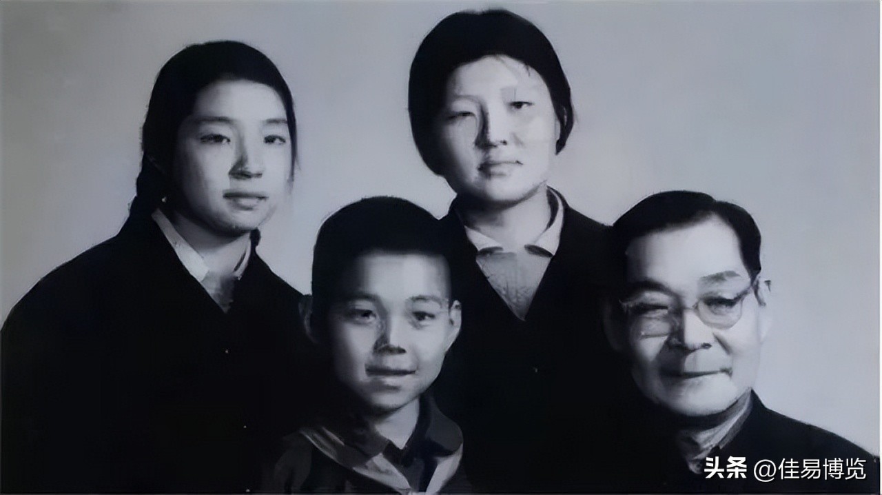 Jiao Juyin: As the chief director of Beijing Renyi, he is also a ...