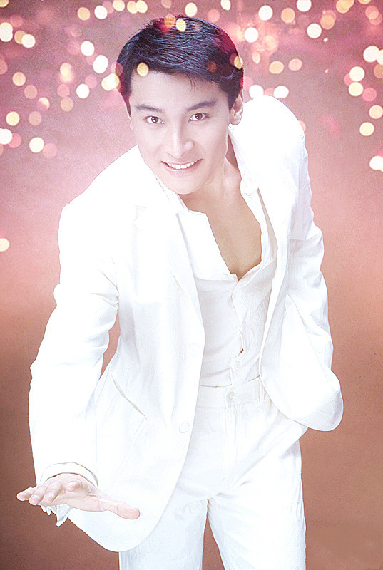 Actor He Gang: He made his debut imitating Andy Lau at the age of 23 ...