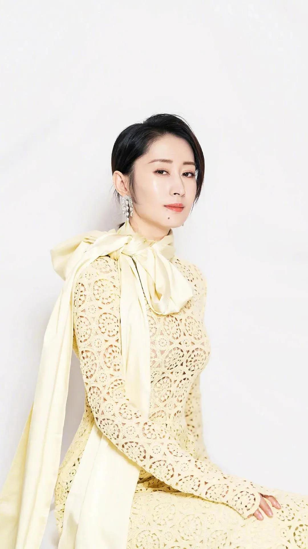 Liu Mintao, a model of independent women, a red high-heeled shoes, the ...
