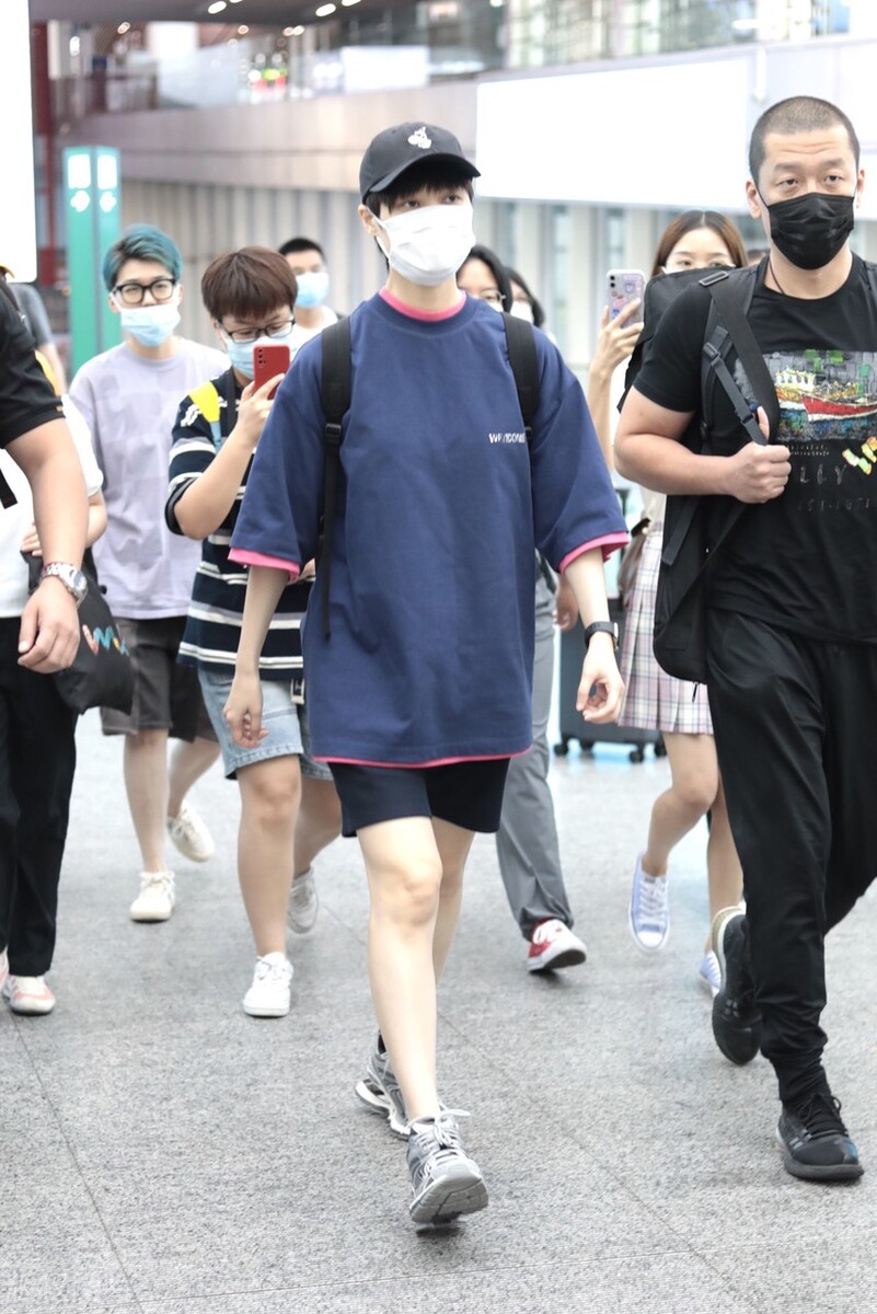 Singer Tang Yi, "Internet superstar" with 37 million fans of Mouyin ...