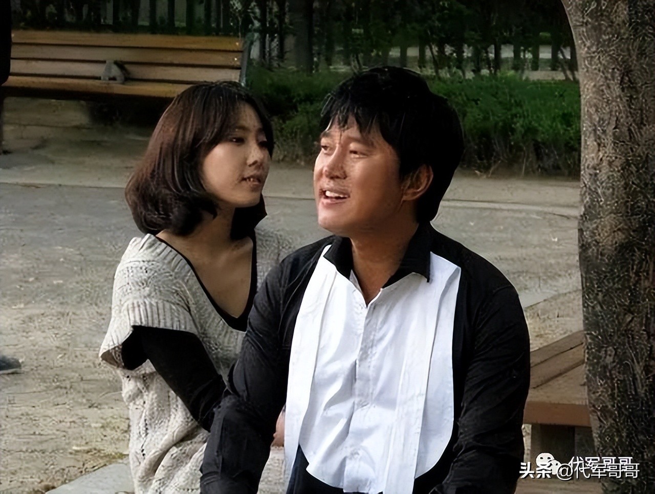 Man Wenjun: After he became famous, he abandoned his wife and daughter, and personally sent his ...