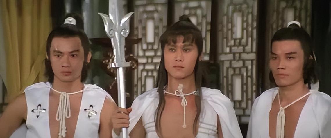 A nostalgic film, staged with real props, the enjoyment is ...