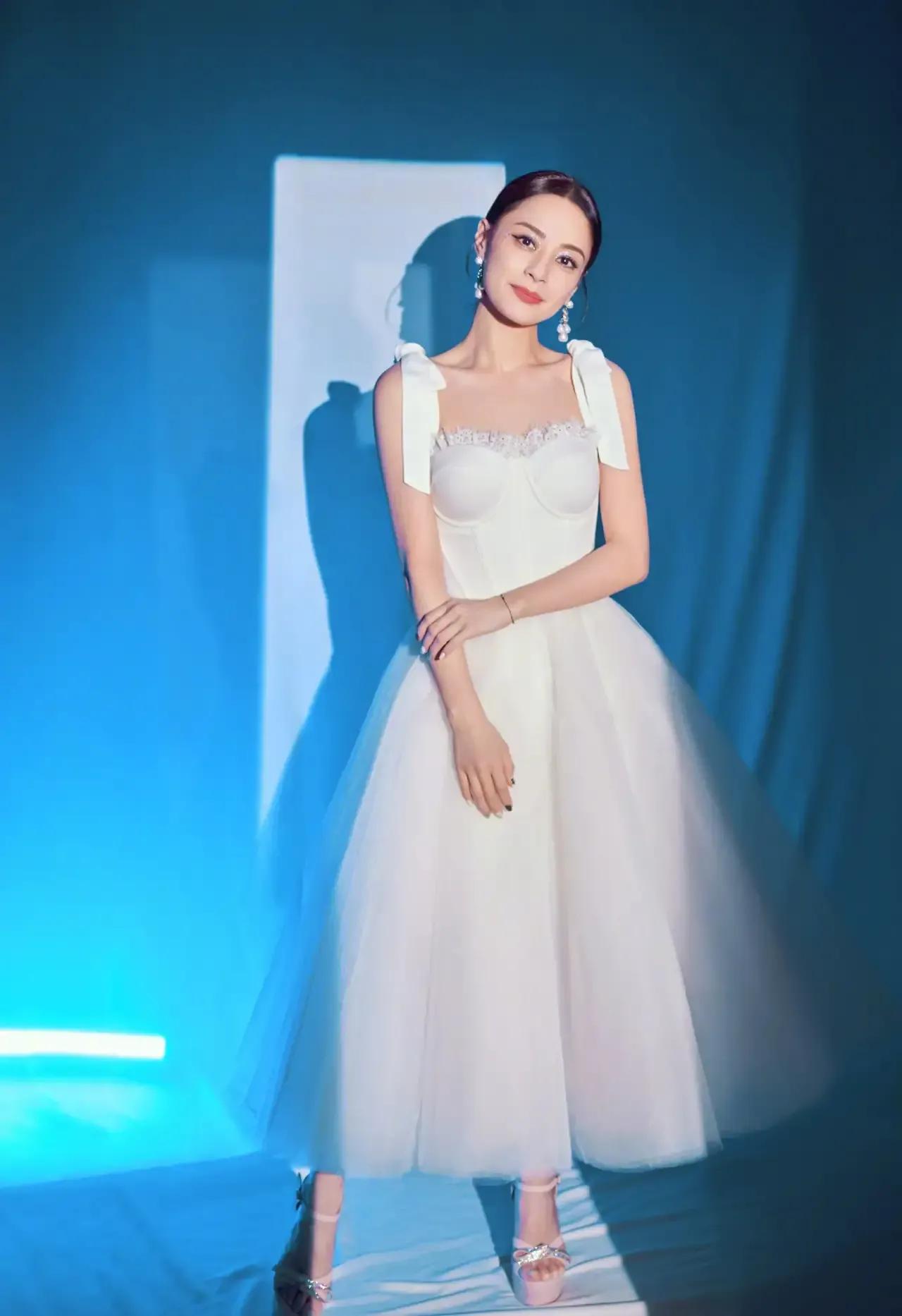 Zhong Xintong's fashion photo - iMedia