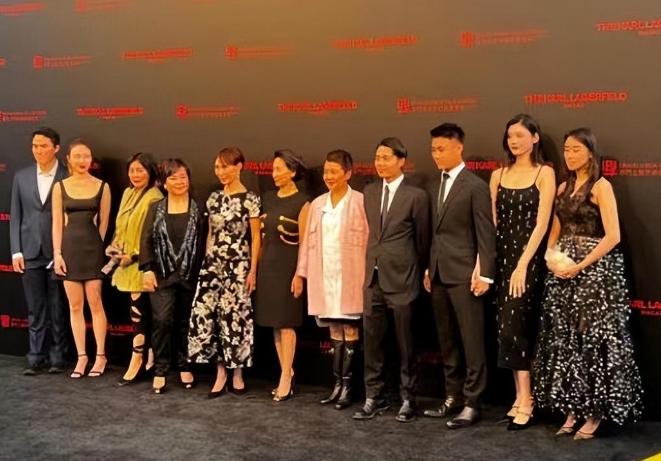 Stanley Ho's family was reunited, He Chaoqiong and Angel Leung ...
