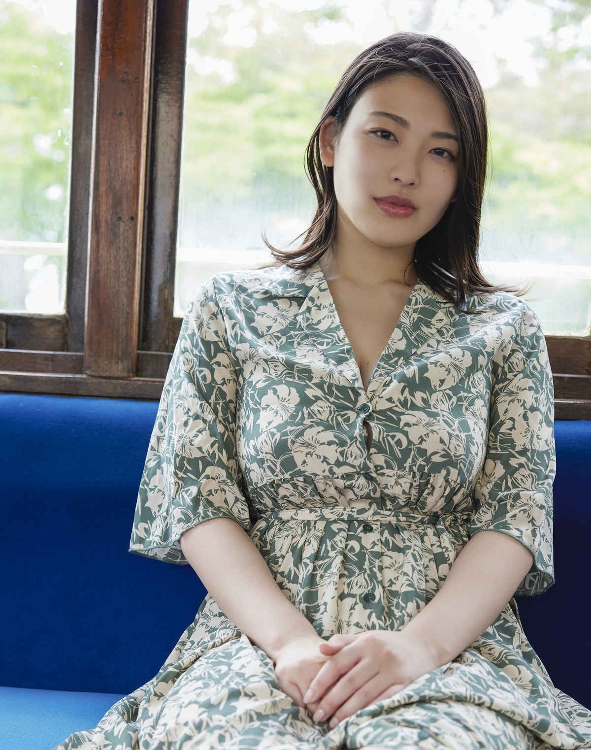 Going out in summer, wearing a floral dress will make you more ...