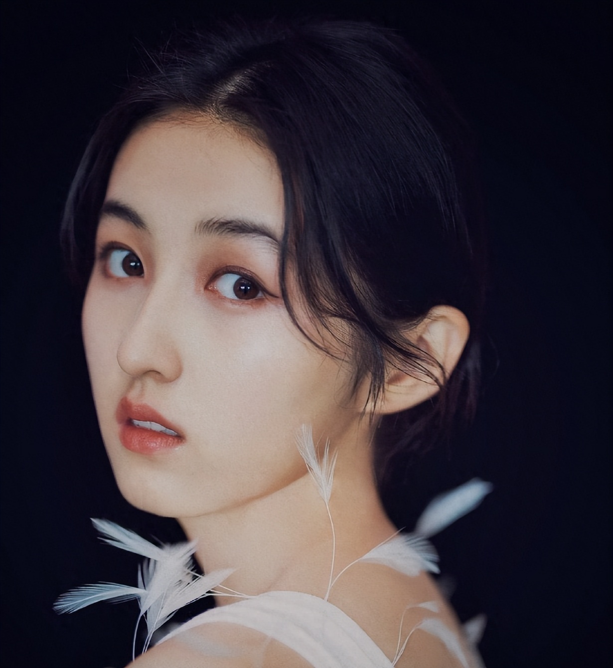 "National Girl" Zhang Zifeng: praised by Feng Xiaogang, acting with Xu Zheng, has a strong heart ...