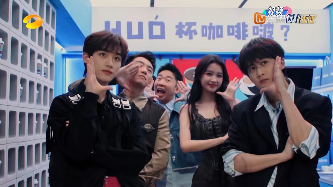 Internal entertainment is saved! Ding Chengxin and Qin Xiaoxian play games without mercy, that's ...