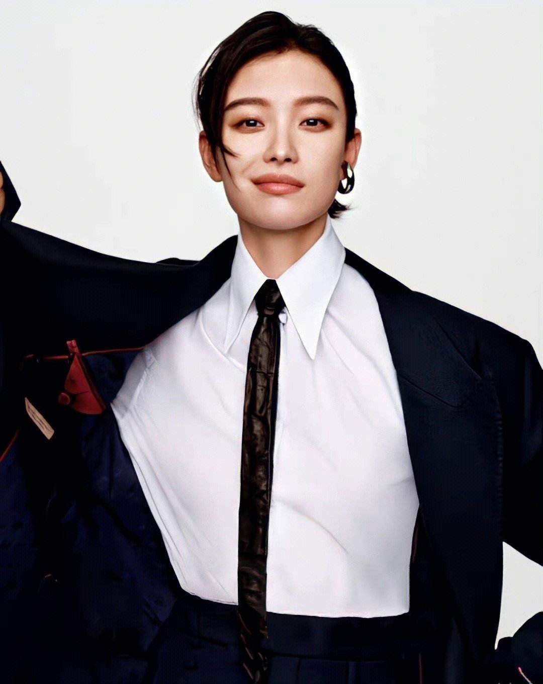 Ni Ni's new play, Zhang Wanyi's partner Yang Chaoyue, Lin Gengxin's ...