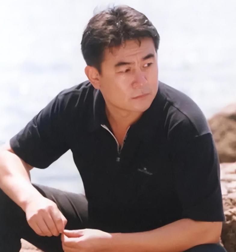 Actor Li Hongtao: married a teacher's daughter, married and loved for 30 years, had a good ...