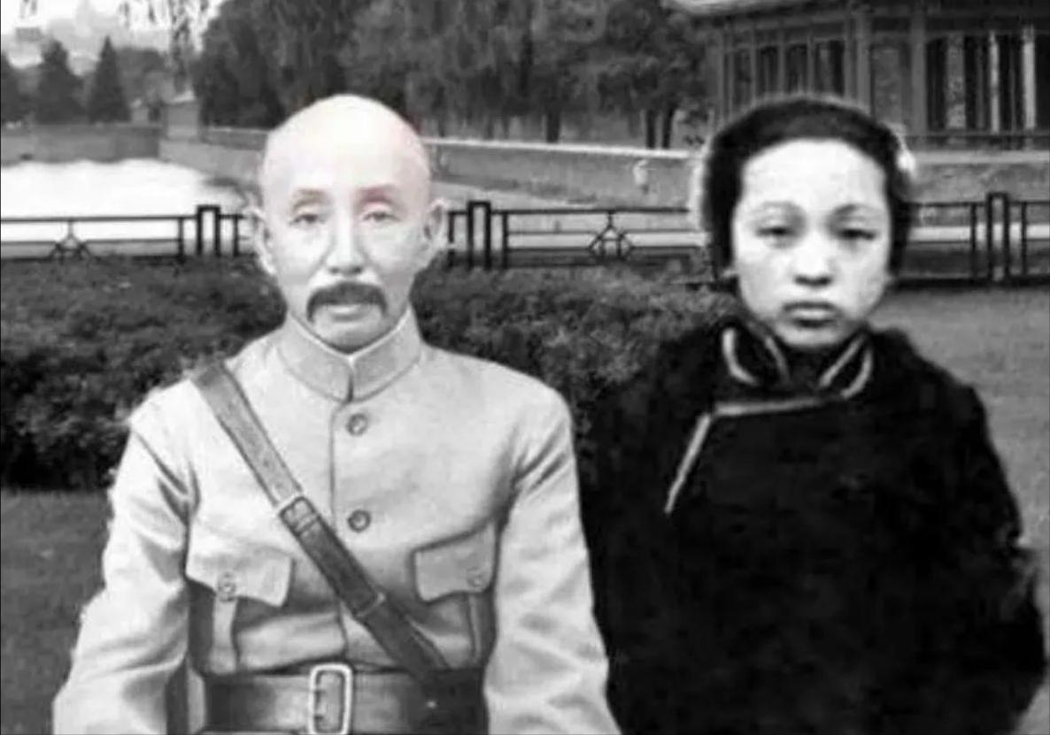 Zhang Zuolin's fifth concubine Tai Shouyi: After Zhang's death, he was ...