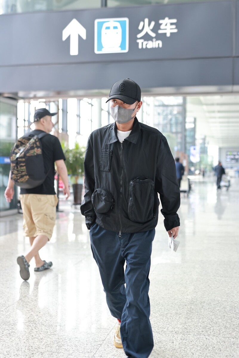 Back then he put one hand in his pocket and didn't know what cheating ...