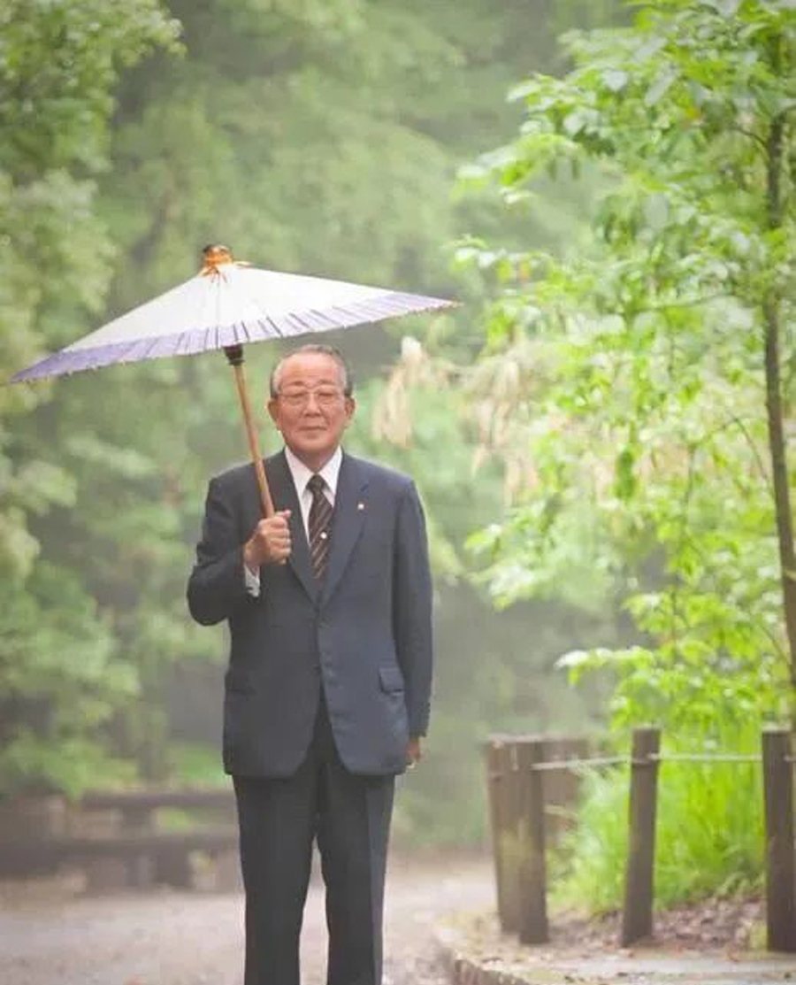 Kazuo Inamori passed away at the age of 90. He succeeded in Japan and ...