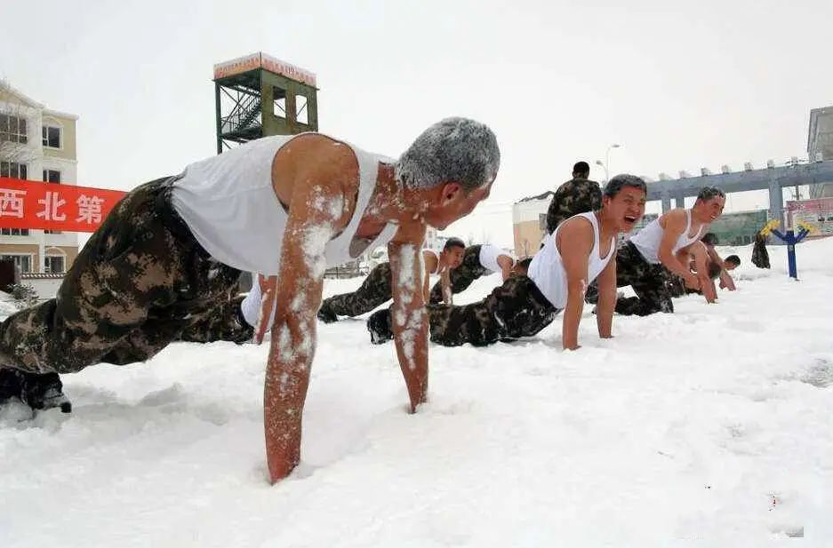 Why do the muscles of soldiers look harder than those of ordinary ...