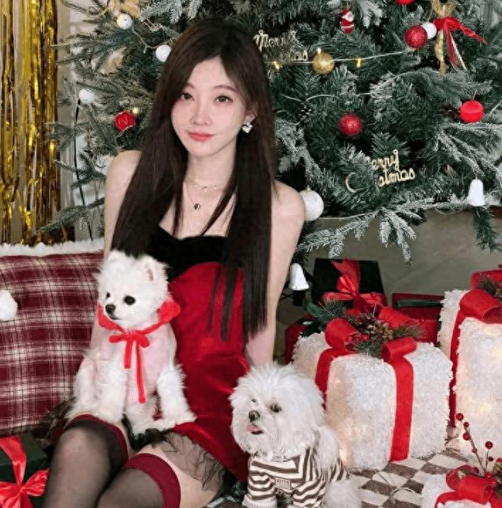 Feng Timo's legs are so beautiful. Netizens: Every photo in black ...