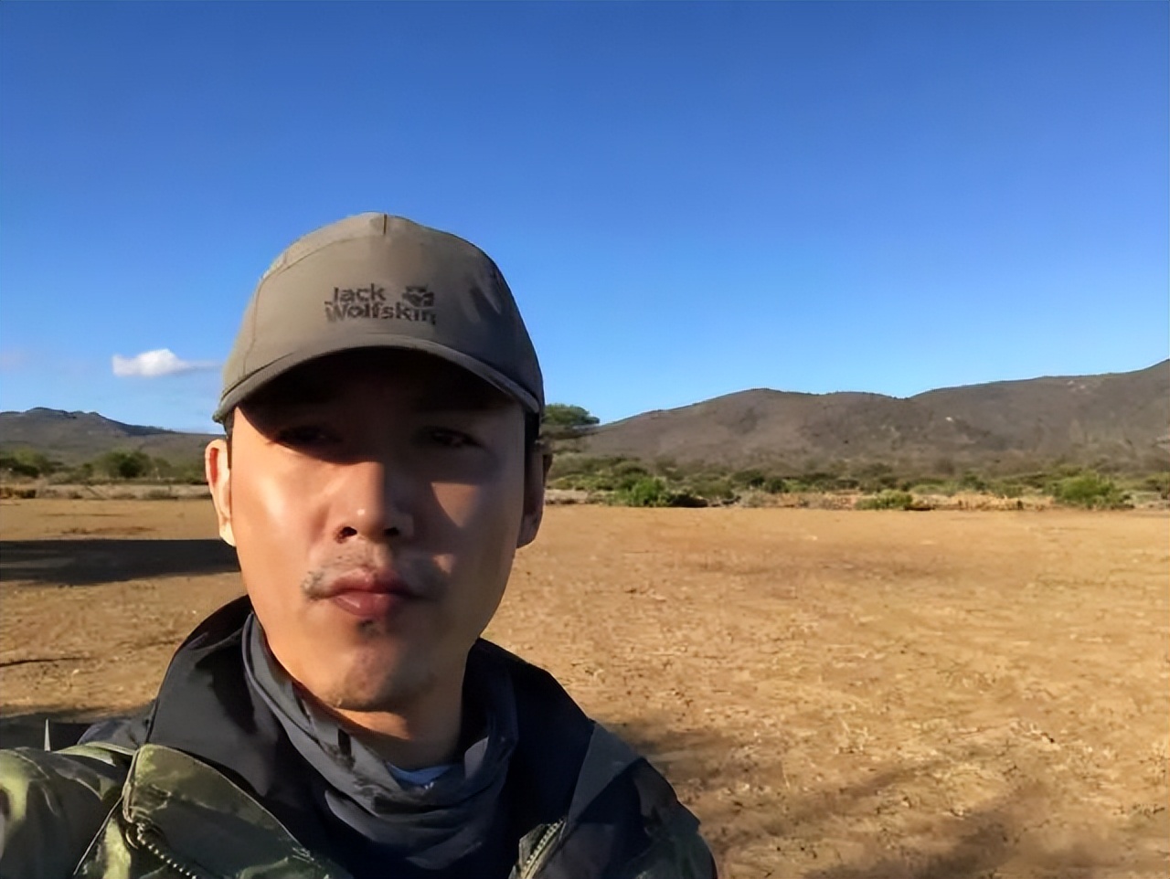 Lu Yi opened his voice and sang the theme song of "That Moment", Mr ...