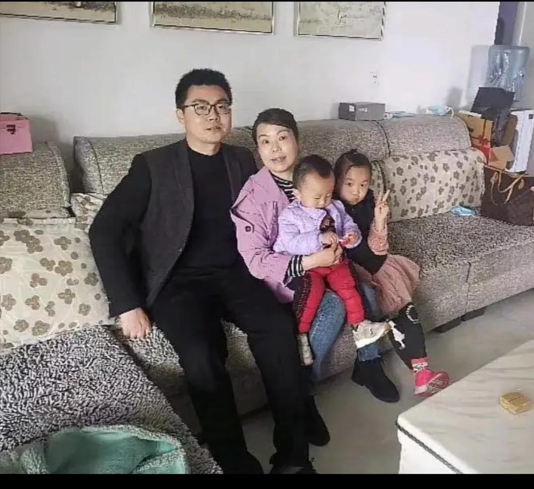 Xu Min Yao's father is not alone during the holidays, Yun Hao is with ...