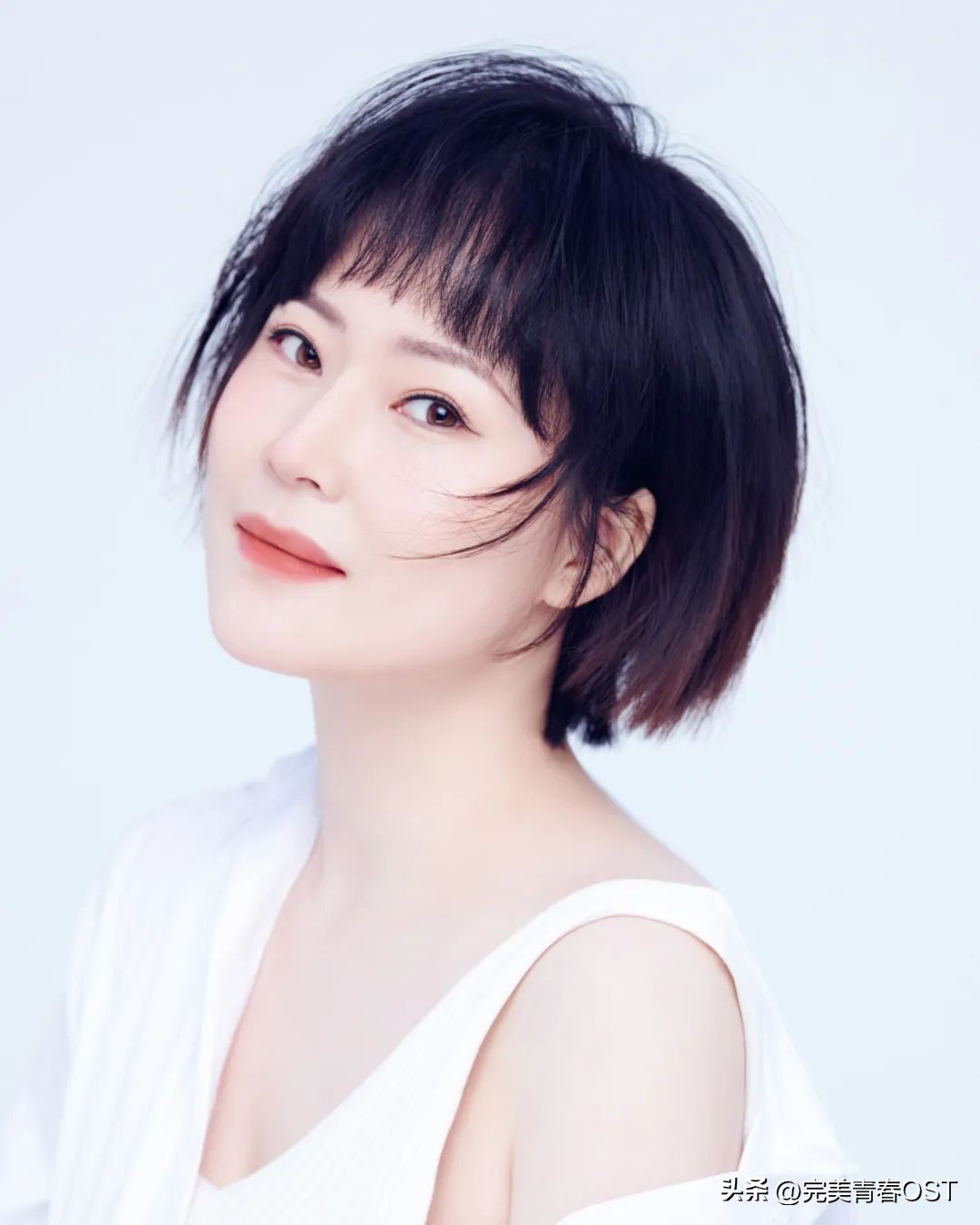 Wu Xiaoyue's first solo single "Little Moon", a warm voice brings ...