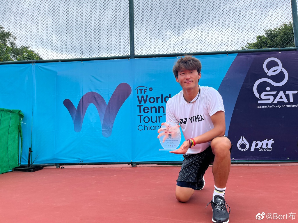 The future can be expected!Another Chinese tennis genius was born ...