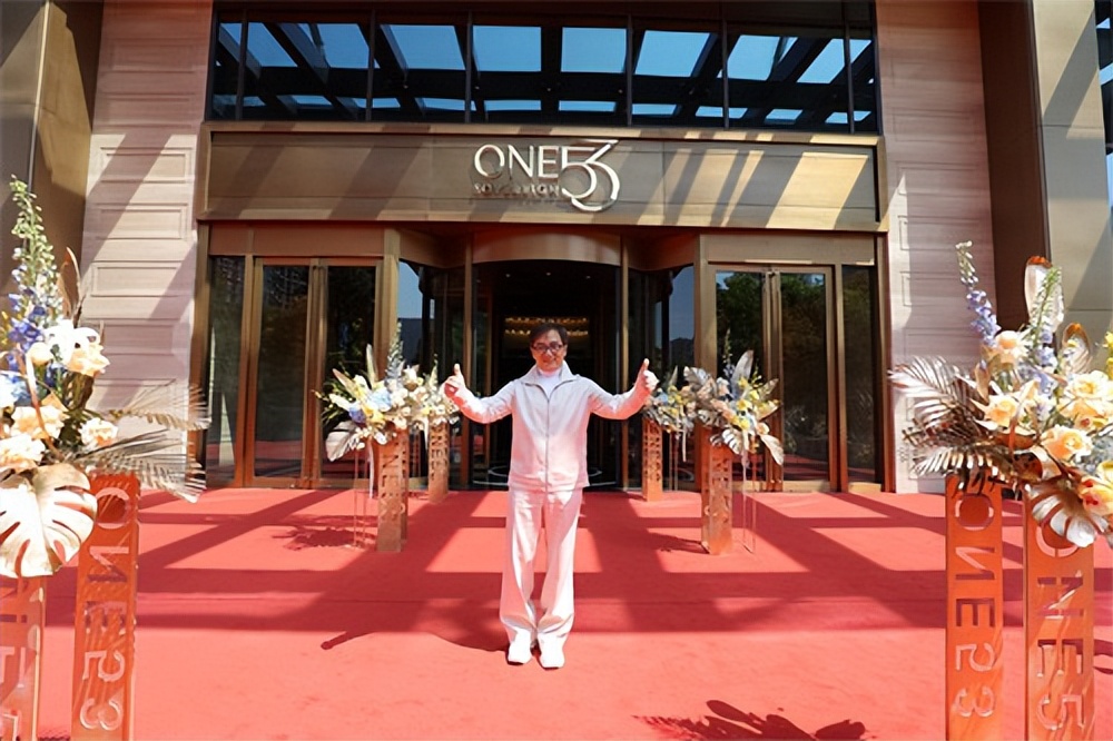 Jackie Chan "Airborne" Hangzhou ONE53, Helicopter Qianjiang View Jackie Chan is here - iNEWS