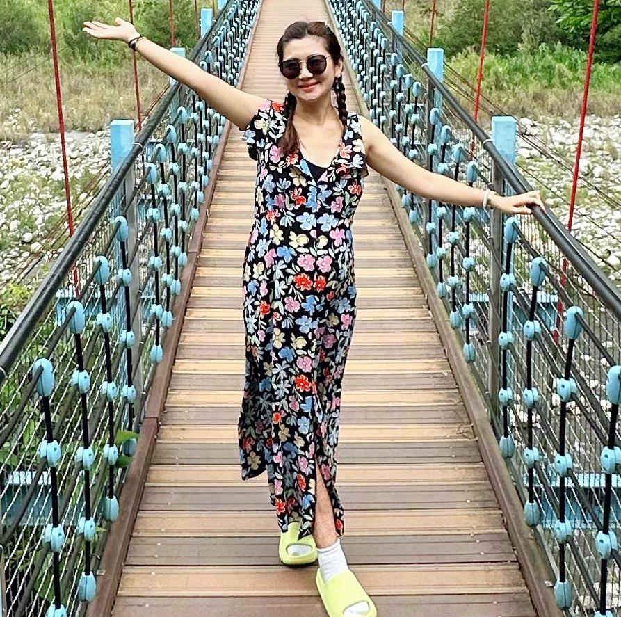 Selina celebrates Mother's Day ahead of schedule. She has a huge ...