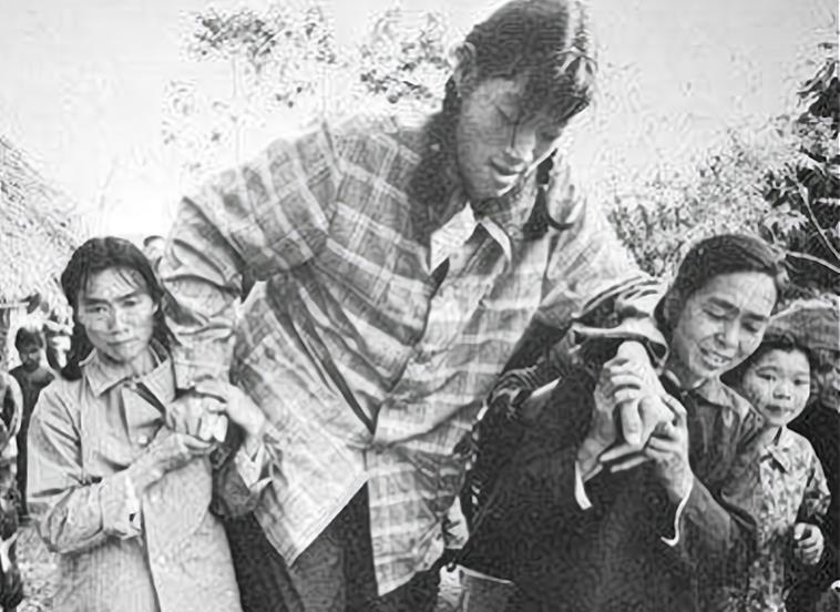The female "giant" Zeng Jinlian, 2.48 meters tall, died at the age of ...