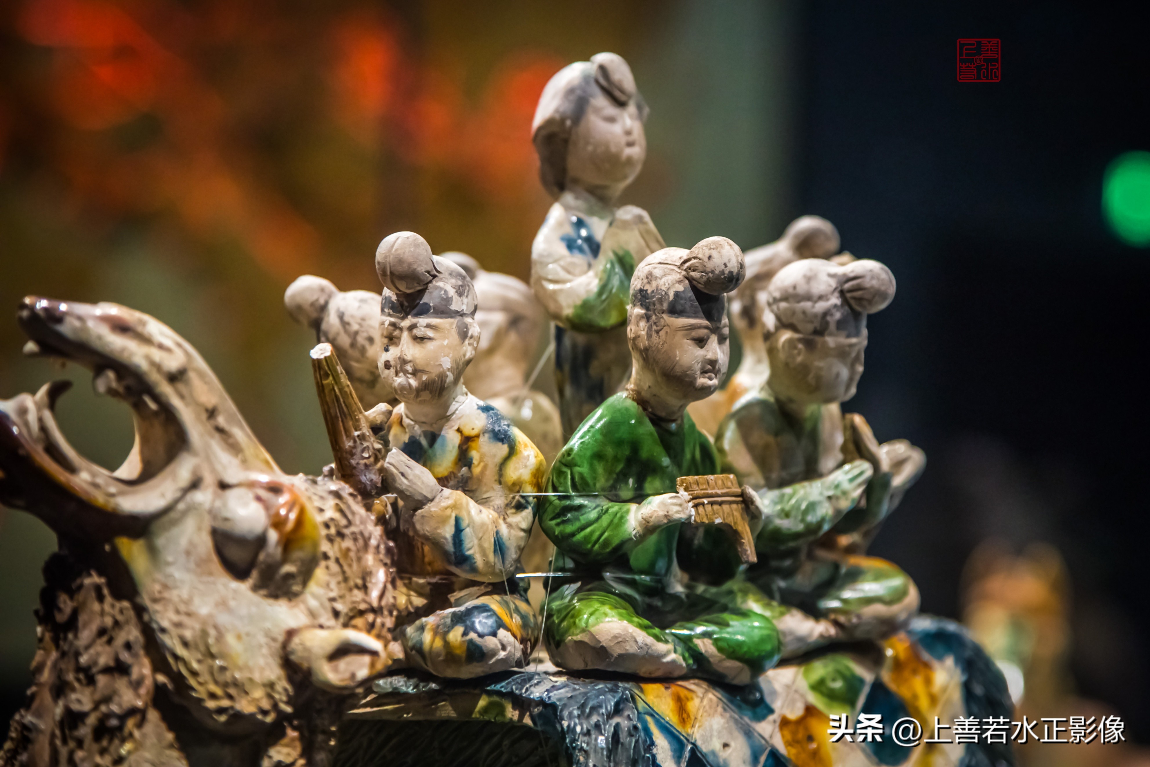 Three-color camel figurines carrying music in Shaanxi calendar - iNEWS