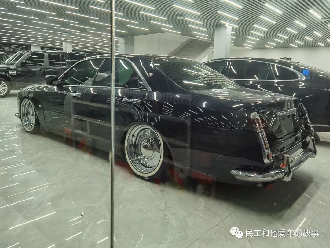 What is the name of this car? Is it a Japanese retro car, Mitsuoka? - iNEWS