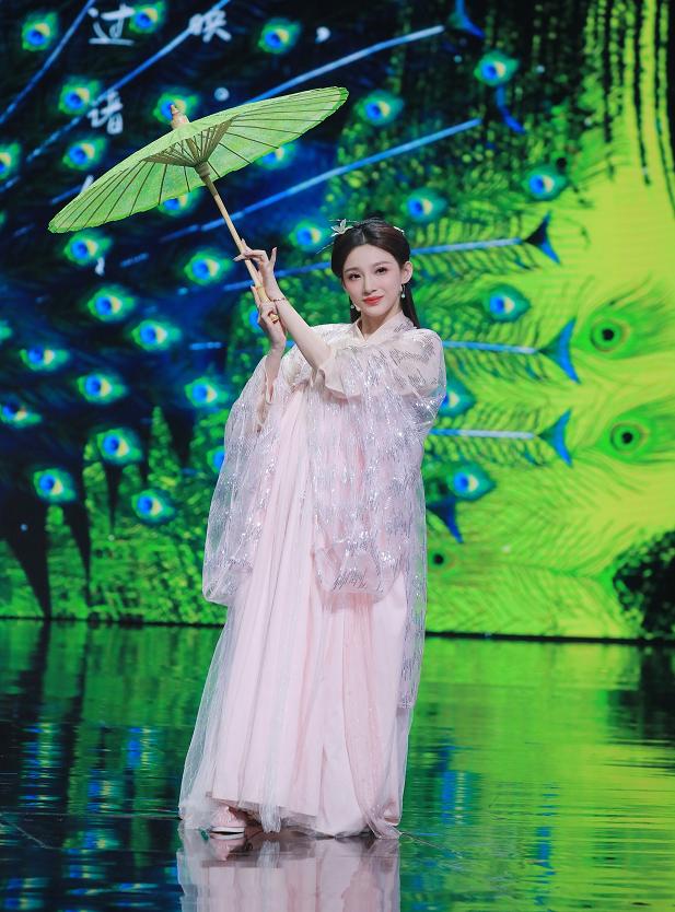 Ma Fanshu, a new "CCTV facade", takes photos of his life. He is ...