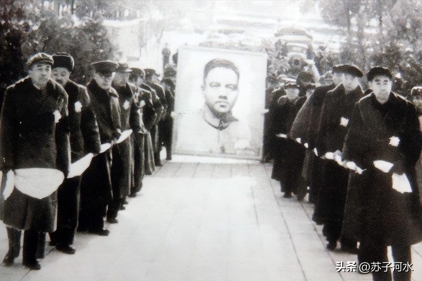 The only super-standard funeral in the Republic: Premier Zhou and the five marshals personally ...
