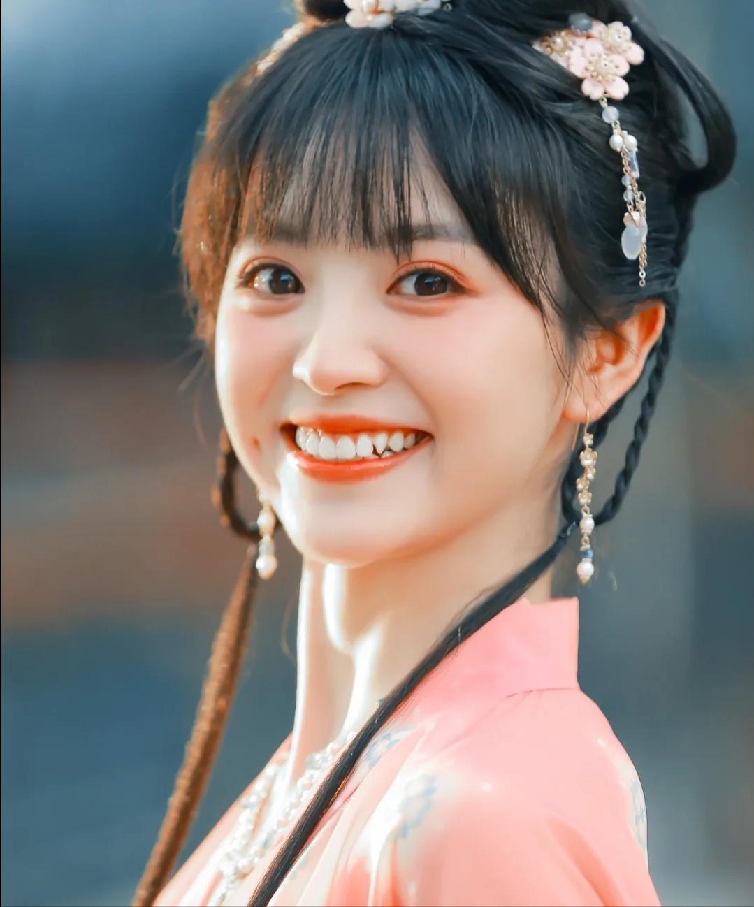 Tian Xiwei, the quirky sweet girl ceiling - iNEWS