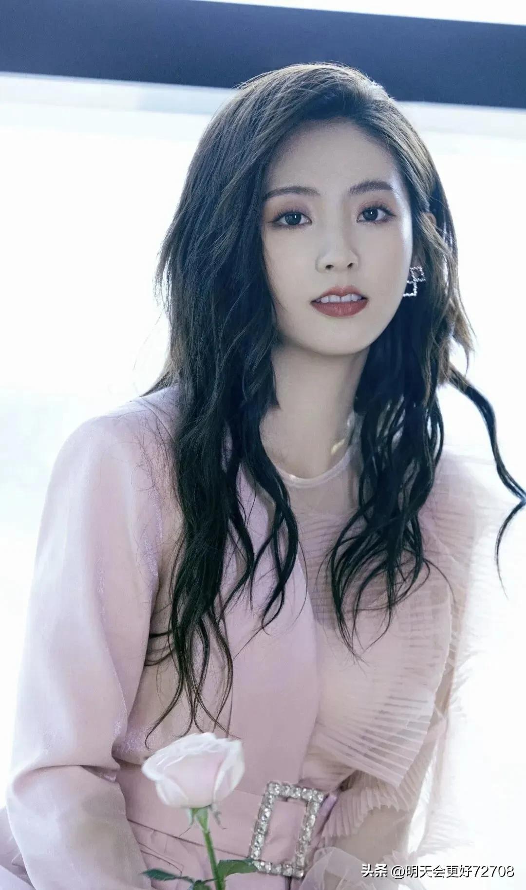 Shared pictures: Xing Fei's stunning photo shoot - iNEWS