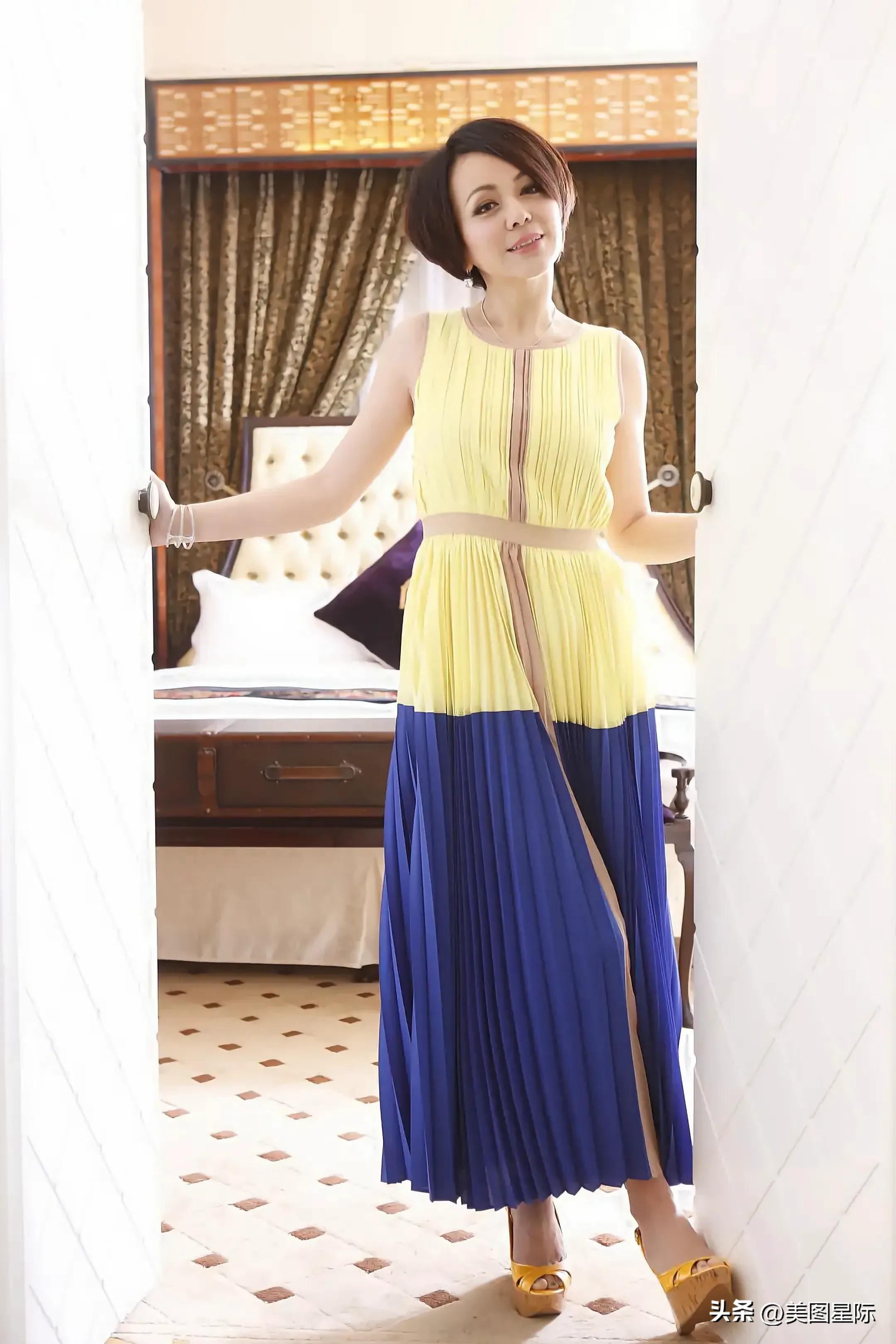 The protagonist of this issue—Aunt Xue (Wang Lin), the 84th issue of ...