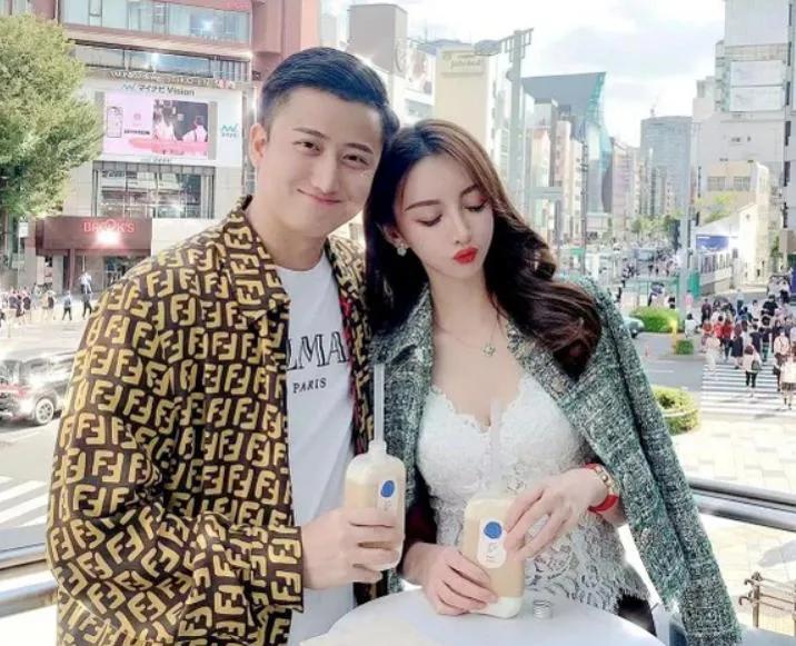 Ye Ke is divorced with two children, and he can still catch Huang ...