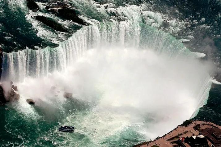 Imagining in front of Niagara Falls - iNEWS