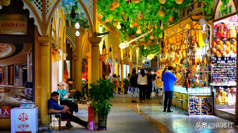 Kuqa Grand Bazaar: "Two Ways to Visit the Uyghur Market" - iNEWS