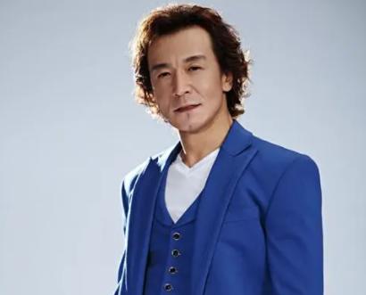 The host Li Yong has been dead for many years, and his wife Ha Wen's ...