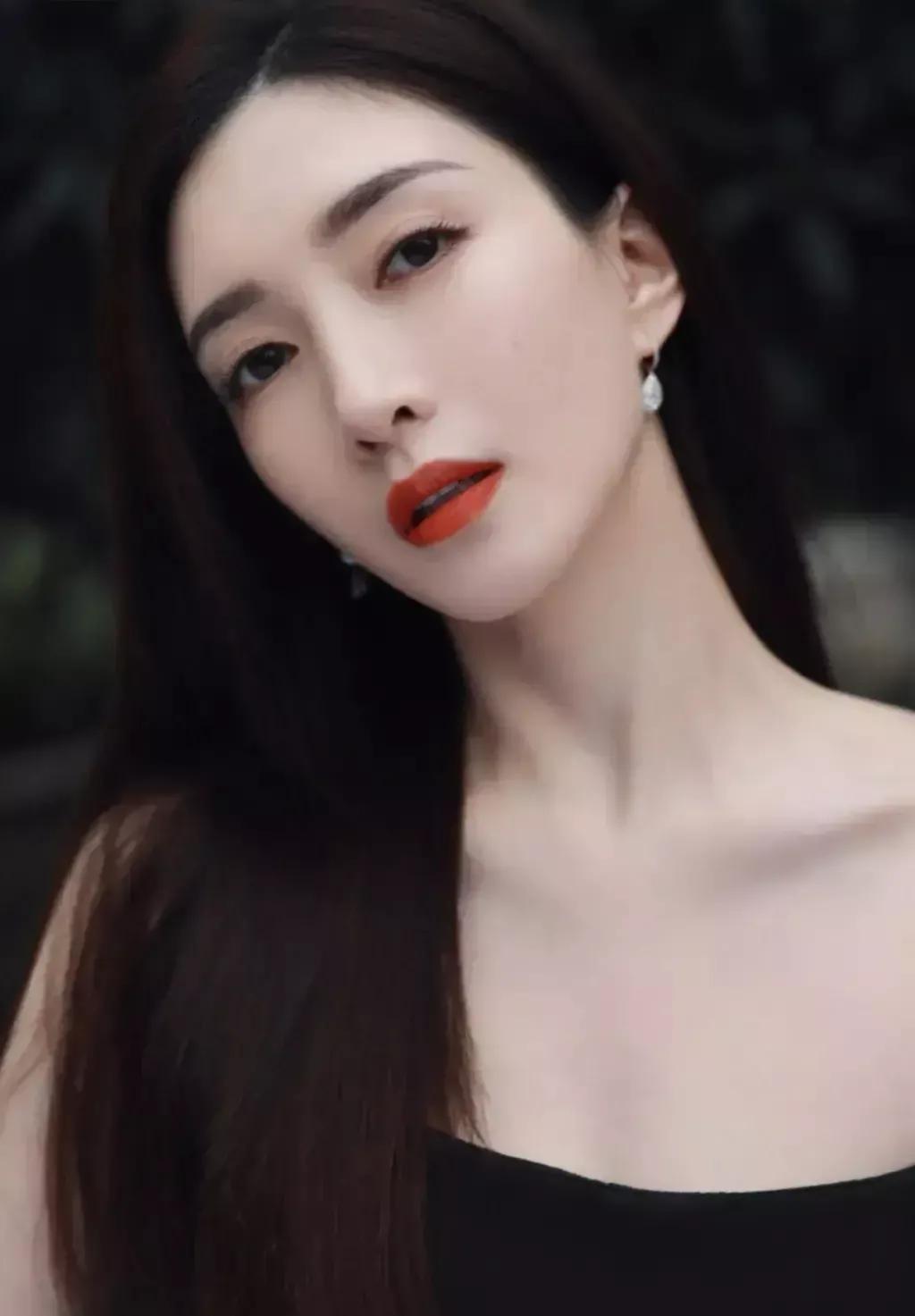 Actress Jiang Shuying - iNEWS