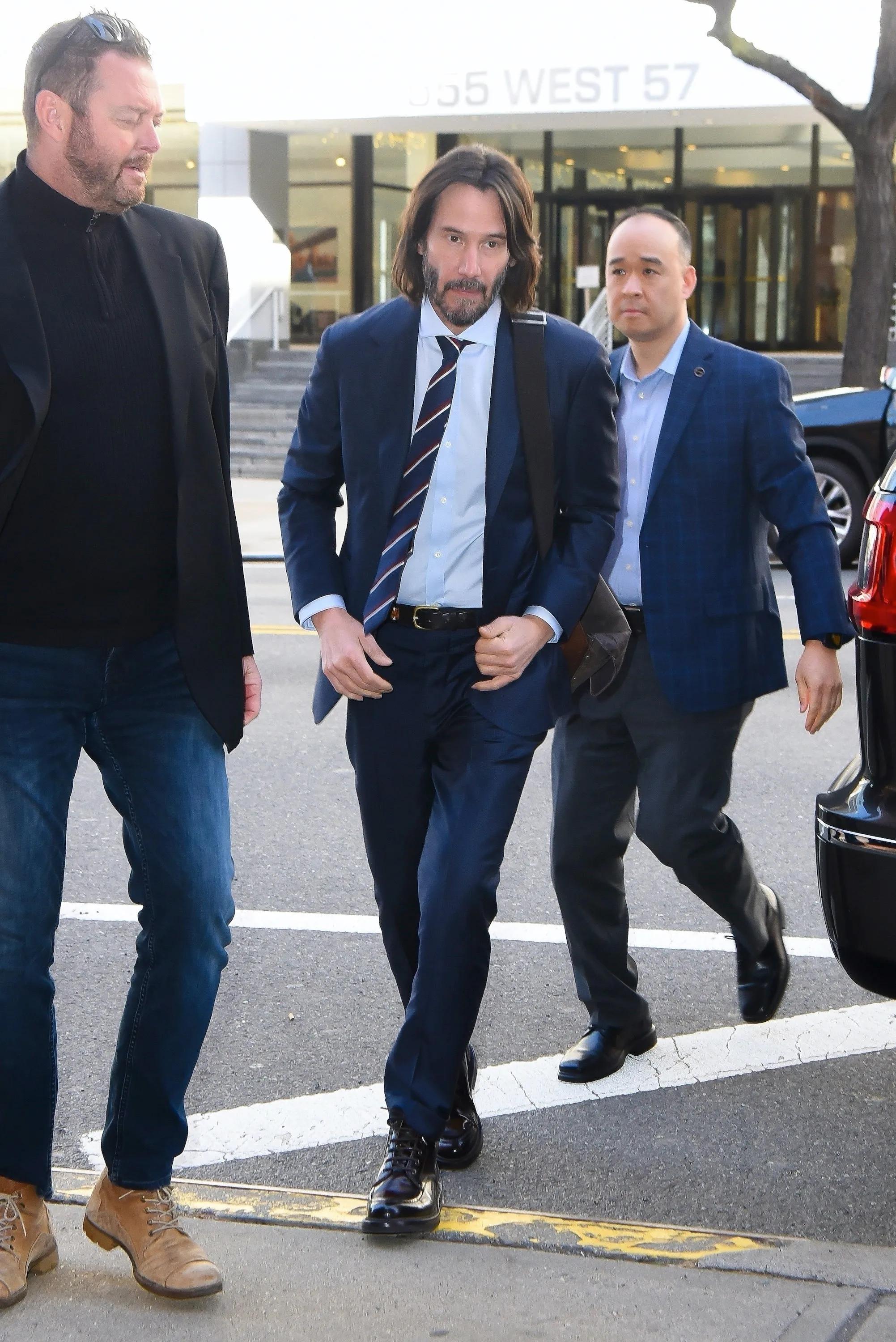 Keanu Reeves appeared in New York to promote the new film "The Matrix 4 ...