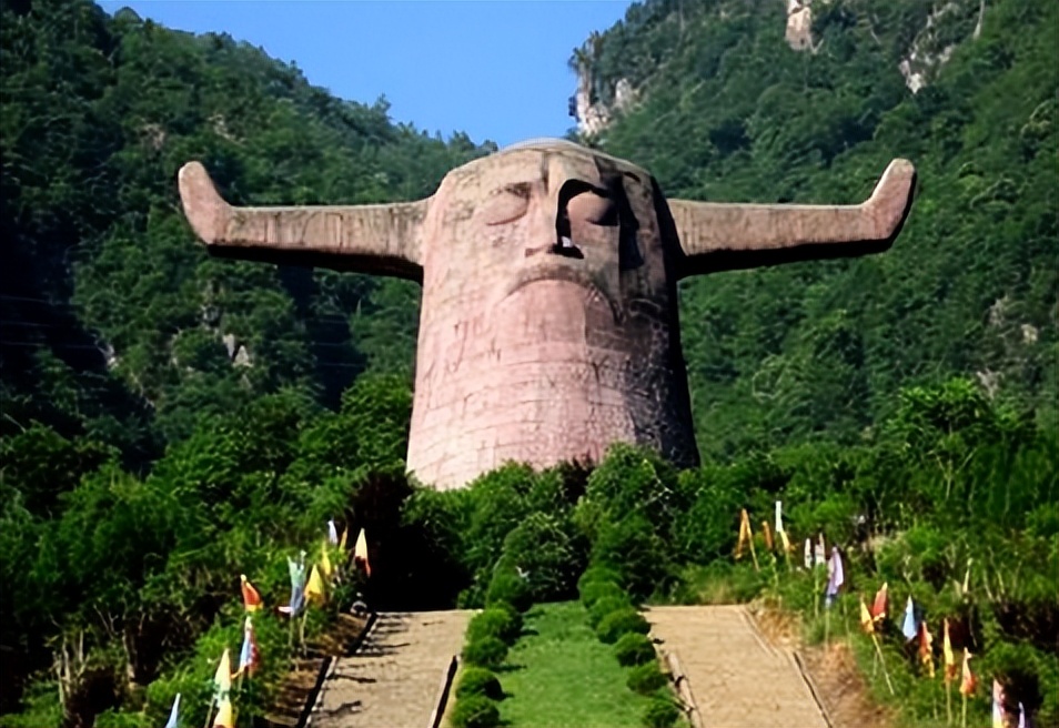 The appearance of Shennong, one of the three emperors, ended an era ...