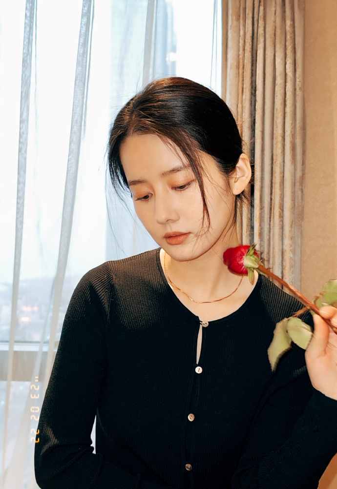Actress Jing Ruyang is plainly dressed, looks like Liu Yifei, beautiful ...