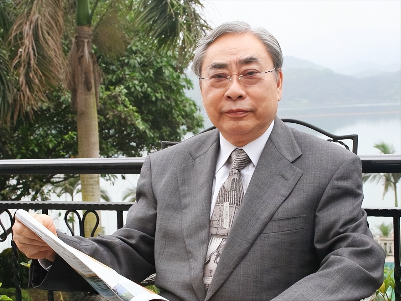 Lin Jianming: At the age of 76, he was in love with a 51-year-old ...