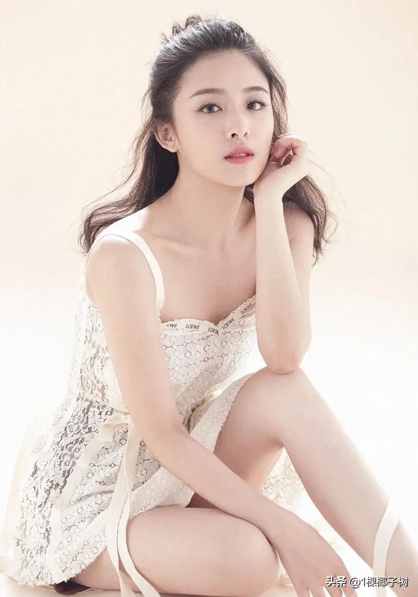 Zhang Hanyun's face full of collagen, this straight long jiojio, love love - iNEWS