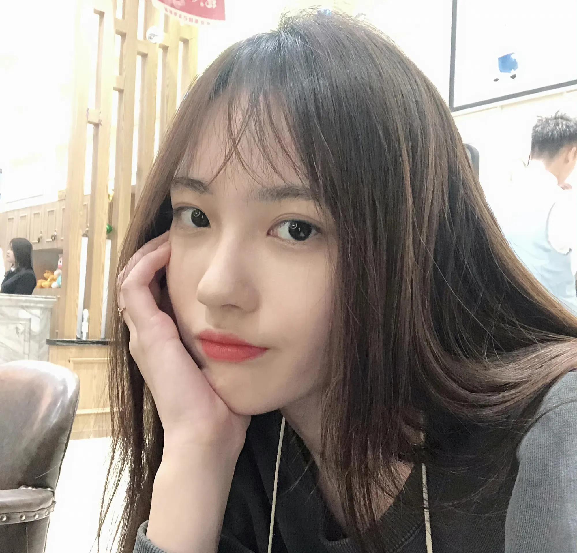 Who are the stars born in 1998 in the entertainment industry? - iNEWS