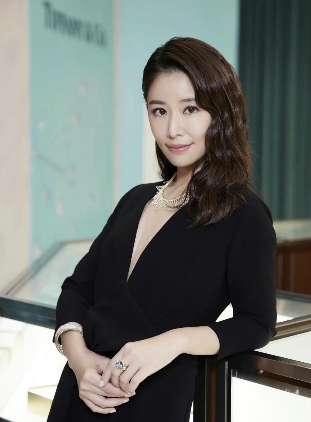 Little Gossip, Dong Jie Pan Yueming, Ruby Lin, Zhao Liying - iMedia